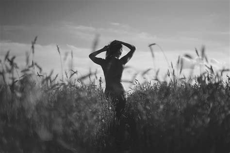 Naked Women In Nature Photos Download The Best Free Naked Women In