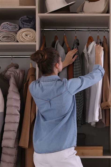 Best 13 10 Gentle Steps To Create A Tiny Wardrobe Artofit