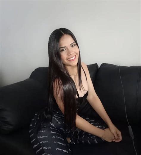 Linda Chica Extrovertida Y De Mente Abierta Cali
