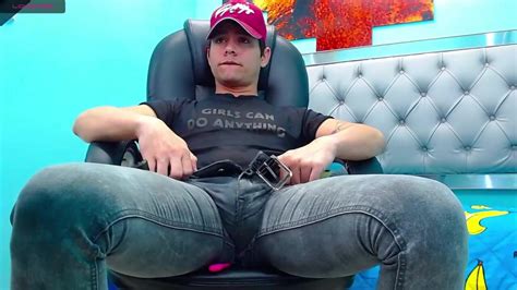 Jeans Guy In Tight Jeans 04 06 2022