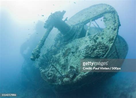 Deck Gun Photos And Premium High Res Pictures Getty Images