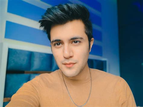 Pin By Muskaan Mehta On Damfam Meaning Of True Friendship True Friendship Celebs