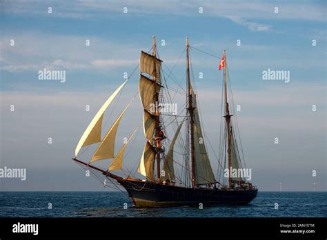 Loa Ship Hi Res Stock Photography And Images Alamy