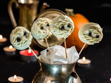 Acadele în Formă De Mumie