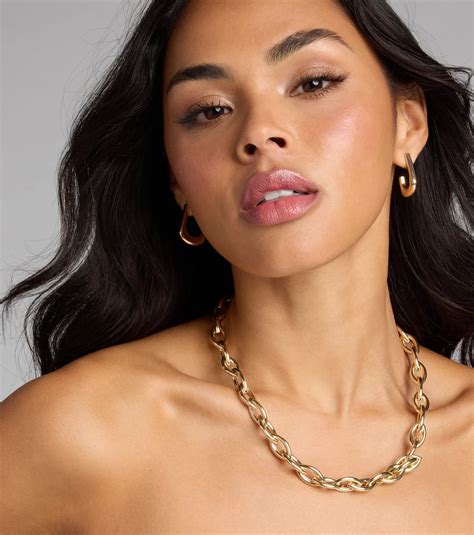 In The Loop Chain Necklace And Windsor