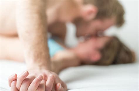 Schweden Umstrittenes Sex Gesetz Tritt In Kraft Politik