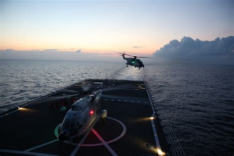 China Defense Blog Pr Photos Of The Day Type 726 Yuyi Class Landing Craft Air Cushion Lcac