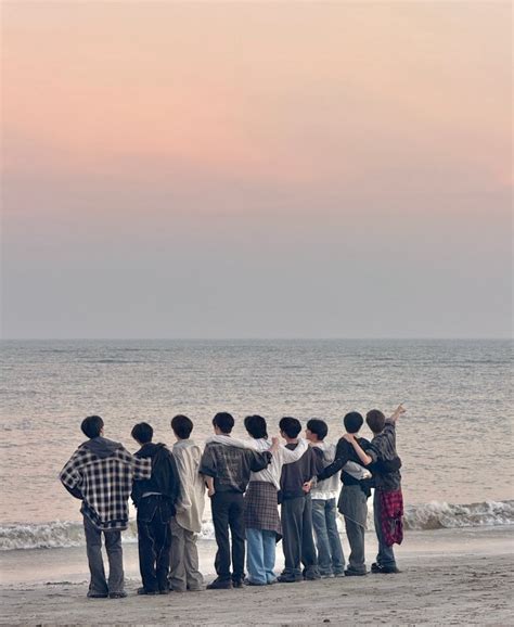 ์ ๋ก๋ฒ ์ด์ค์ ๋ ์ ๋ ์ฌ์ง ๋ชจ์ ๋ธ๋ฆฝ Blip ์ ๋ก๋ฒ ์ด์ค์ ๋ ์ ๋ ์ฌ์ง ๋ชจ์ ๋ธ๋ฆฝ Blip