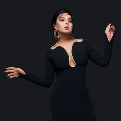 Ebru Gündeşten Yeni Albüm Aşığım Hâlâ