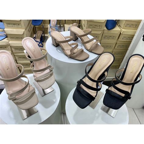 M15 30 สีพื้น รองเท้าส้นสูง งานสวย คุณภาพดี ราคา 300 เท่านั้น ผ้ายีนส์