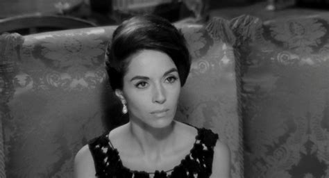 Dana Wynter Measurements