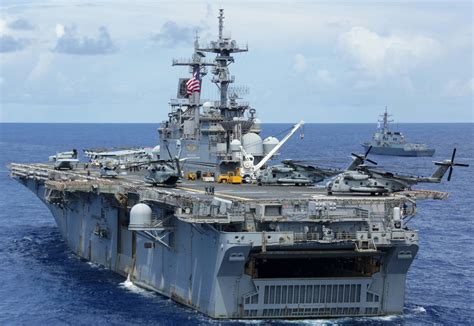 Lhd 2 Uss Essex Wasp Class Amphibious Assault Ship Us Navy