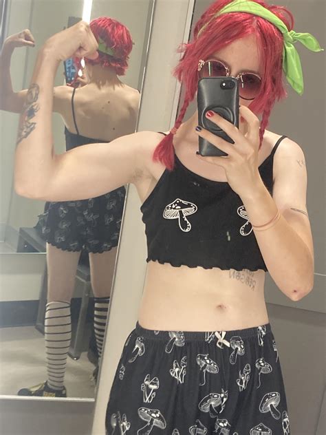 Target Fitting Room Makin My Arms Look Massive Rflexinlesbians