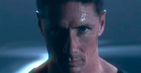 Fernando Torres Looks So Ripped He Could Beat Up A Transformer In