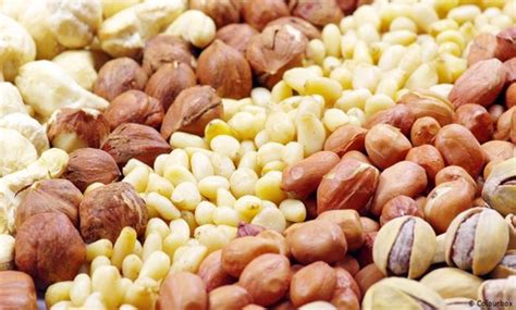 المكسرات النيئة أم المحمصة أيهما أفضل للصحة ؟ عكس السير