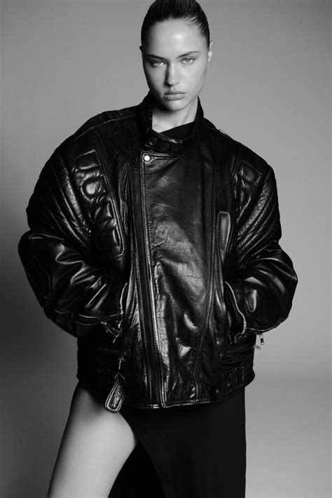 Julia Van Hest Inbetweenmodels