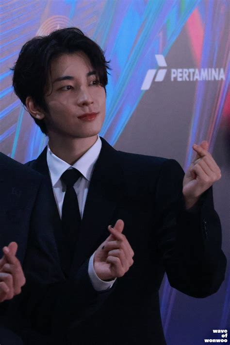 Pin De Shaaayyy Em 세븐틴 Won Woo Coração De Gelo