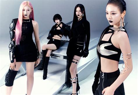 Watch Aespa Flaunts Their Confidence In Whiplash Comeback Mv Soompi