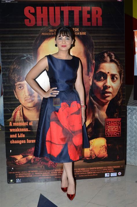 Sonalee Kulkarni At Shutter Film Premiere On 3rd July 215 Sonalee Kulkarni Bollywood Photos