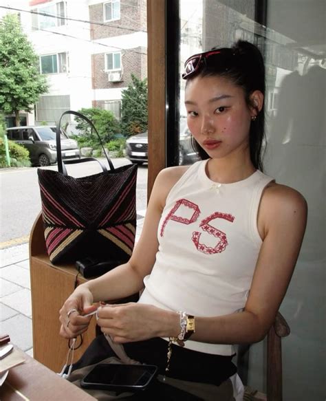 Mulan Bae Beautiful Asian Women Pretty People Chinese Model