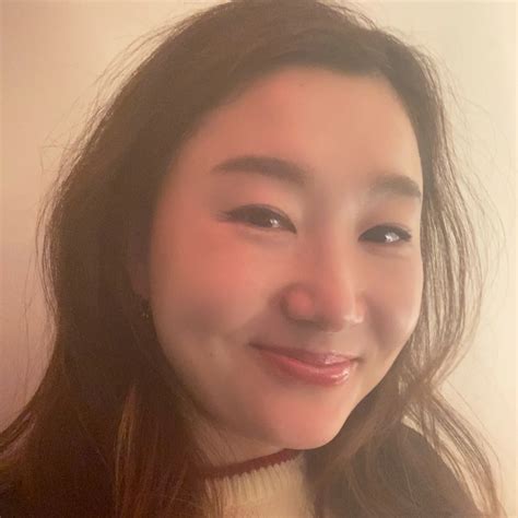 정명희 2023년 3월 W호텔룸에서 행복했던 한 때 지금이랑 좀 다르다 내 얼굴이 Instagram