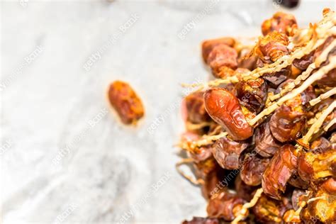 Fresh And Heathy Plam Tree Dates Fruit 이미지 1156325708 게티이미지뱅크