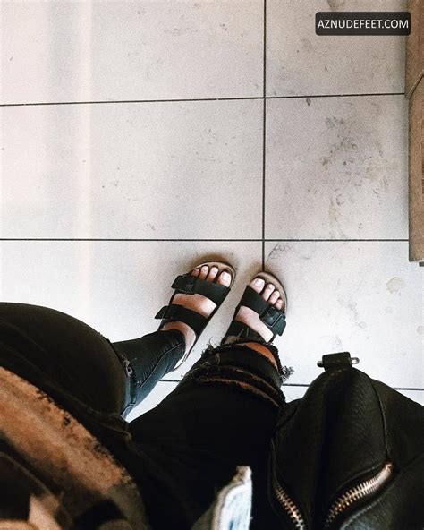 Shelby Yardley Feet Aznudefeet