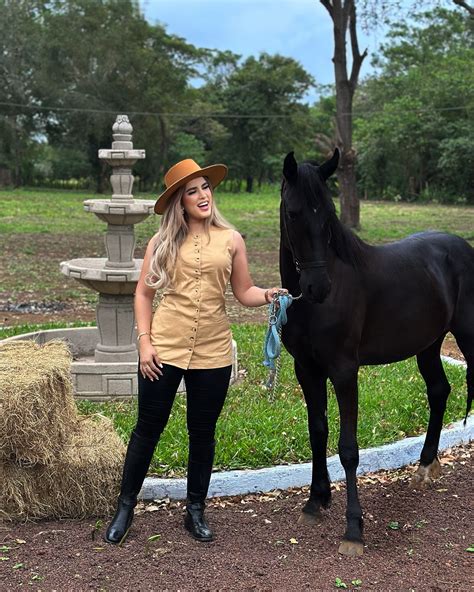 Alexandra Chamorro Content Creator Alexandra Chamorro • Instagram