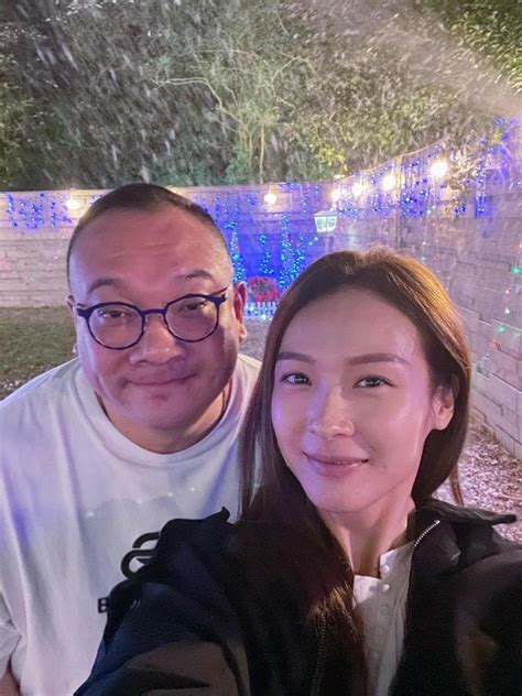 41歲李佳芯被爆有新戀情？開腔回應與新歡親暱撐枱腳：我唔想講太多 多倫多 加拿大中文新聞網 加拿大星島日報 Canada Chinese News