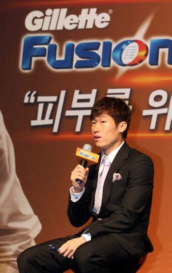 박지성 질레트 퓨전 포스터 공개 촬영 전자신문