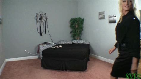 Amanda The Great Dominatrix Is Showing Linda New Tricks Part 1