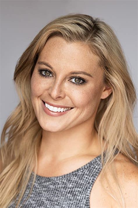Cristy Lee About Entertainment Ie