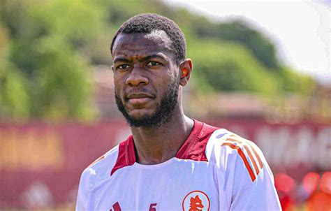 Arsenal Receive Transfer Boost As Roma Consider Sale Of Top Target