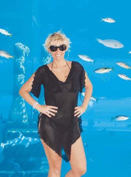 8 Hot Sexy Ayse Arman Bikini Pics