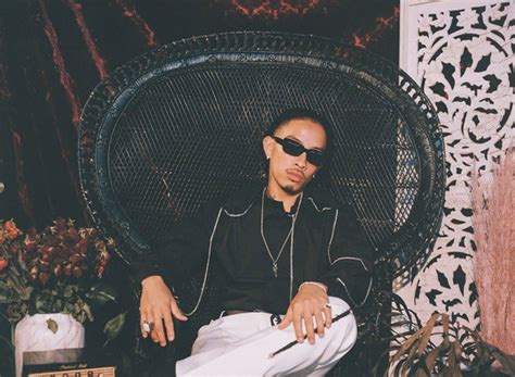 Rini Debuts With Constellations Album Hype Off Life