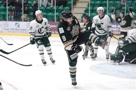 Yoder Scores Late But Oilers Fall 3 1 To Sherwood Park