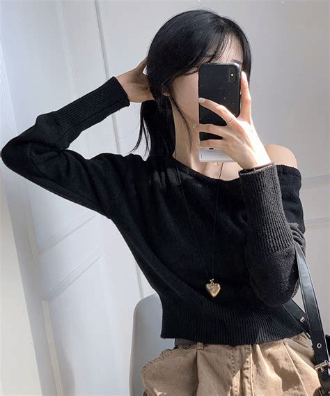 예모마일 헤이 언발 오프숄더 니트