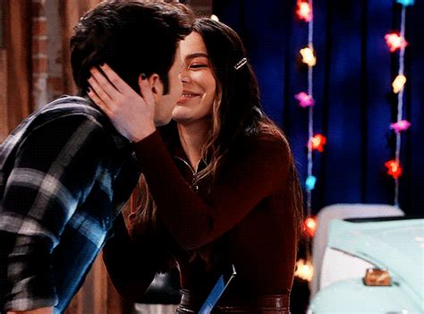 Icarly Carly And Freddie Kiss 