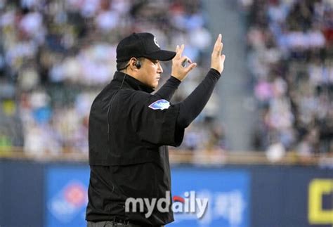 Md포토 구명환 3루심 판정했습니다 네이트 스포츠