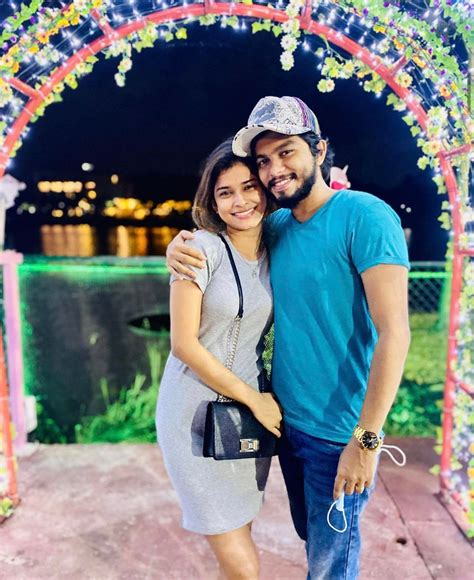 අපේ සම්බන්දය ගැන අම්මාට කිවුවේ හරිම බයෙන් දැන් අපේ අම්මට හසිනි