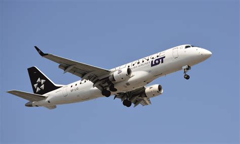 Embraer 175
