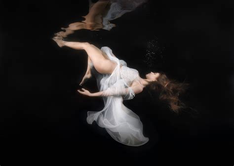 6 Reasons Why Underwater Portraiture Is The Ultimate In Glamour
