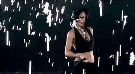 Mv Umbrella  By Rihanna Find And Share On Giphy