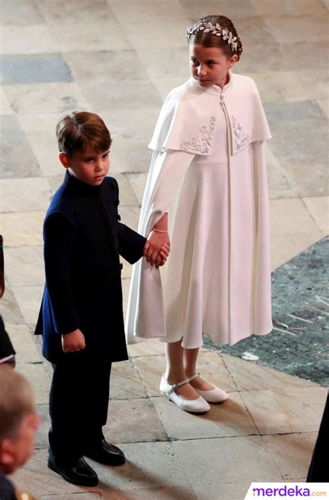 Foto Lucunya Cucu Cucu Raja Charles Iii Di Acara Penobatan Ada Yang