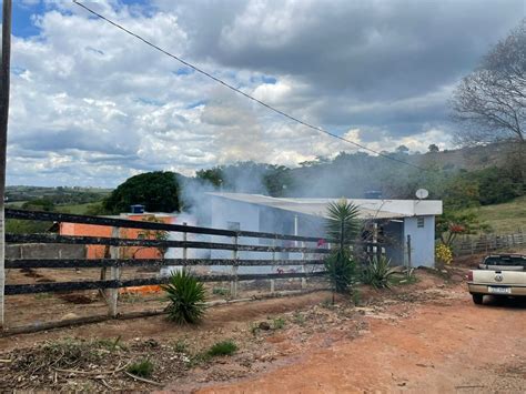Rancho Para Venda Campo Belo Mg Bairro Zona Rural 3 Dormitórios 1