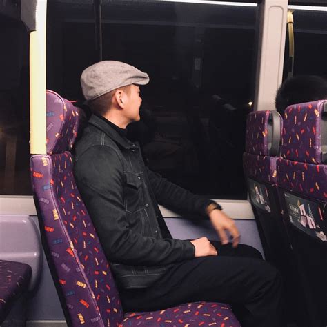 張振朗 Owen Cheung 好耐冇搭巴士 既熟悉又陌生的感覺 那些年 17歲第一份工 每天由屯門搭去尖沙咀 Facebook