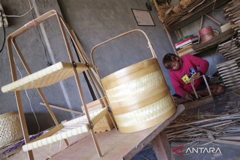 Kerajinan Anyaman Bambu Di Jombang