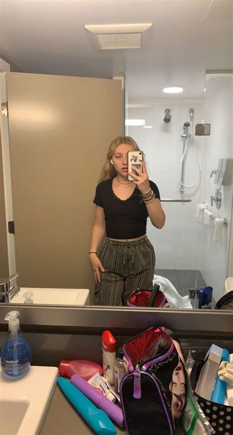 The Fit Mirror Selfie Fitness