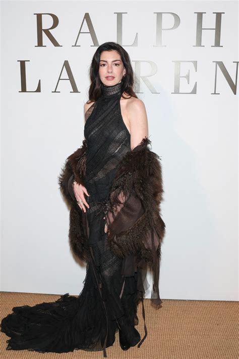 Anne Hathaway Oduševila U Prozirnoj Haljini Ralpha Laurena Indexhr