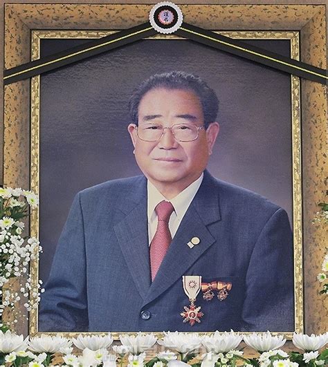 [팝업★]故 송해 사인 낙상 아닌 심근경색이었다 “화장실 문 뒤쪽 기댄 상태로 발견” 헤럴드뮤즈